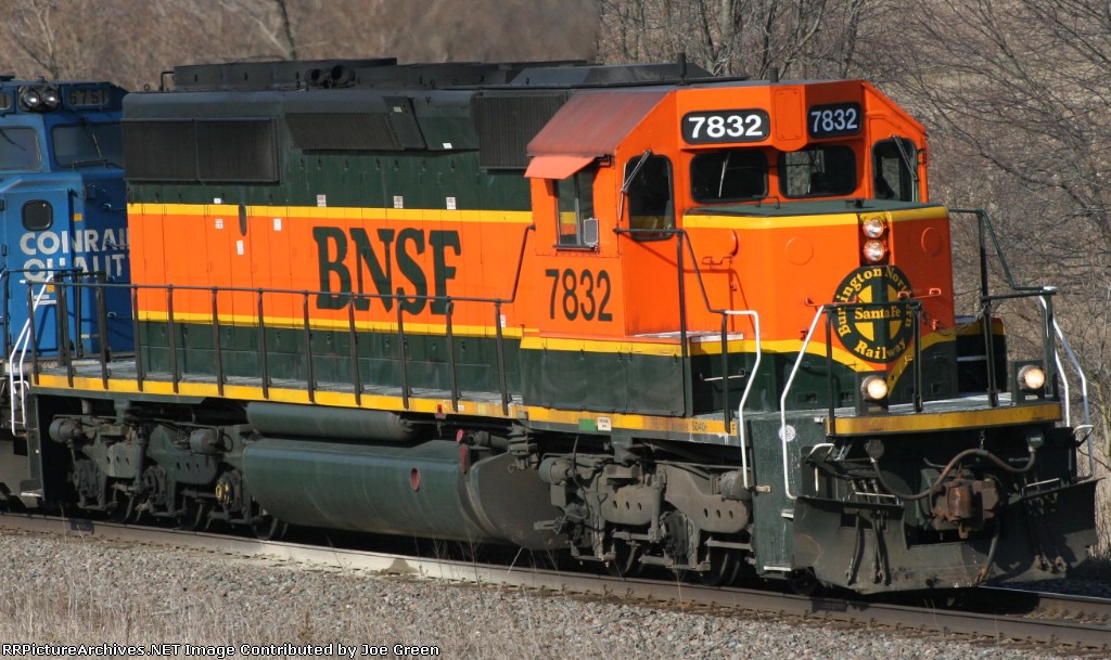 BNSF 6832
